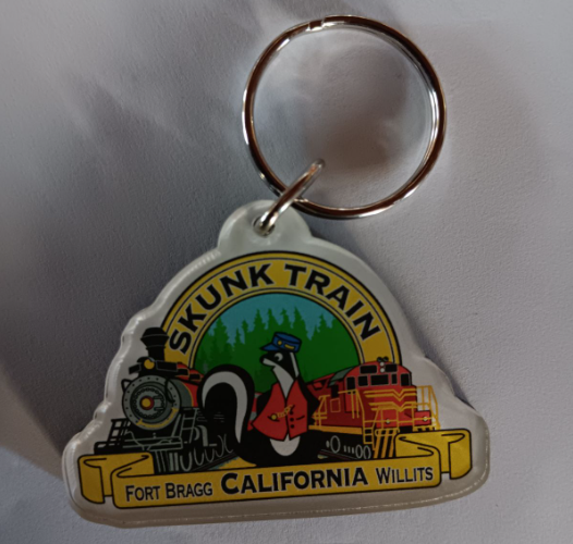 MR. SKUNK W/ TRAIN KEYCHAIN – Skunk Train